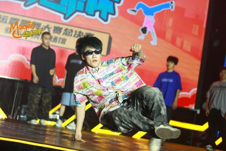 A group of excellent dancers came to Gongshu Canal Sports Park ...