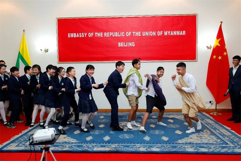 China, Myanmar youth sing Asian Games song together_The 19th Asian ...