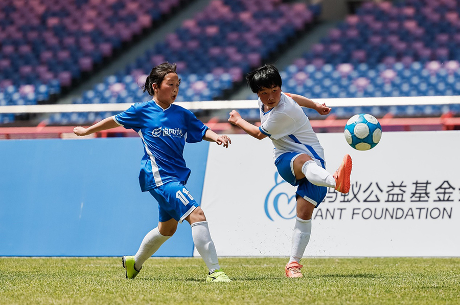Primary school girl footballers earn tickets to Asian Games_The 19th ...