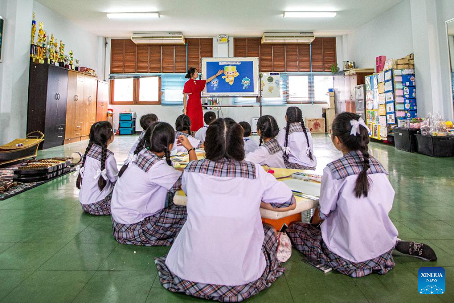 Thai students draw mascots of Hangzhou Asian Games at school_The 19th ...