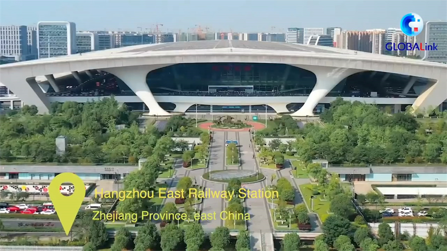 A glimpse of a "super railway station" in China's Hangzhou_The 19th ...
